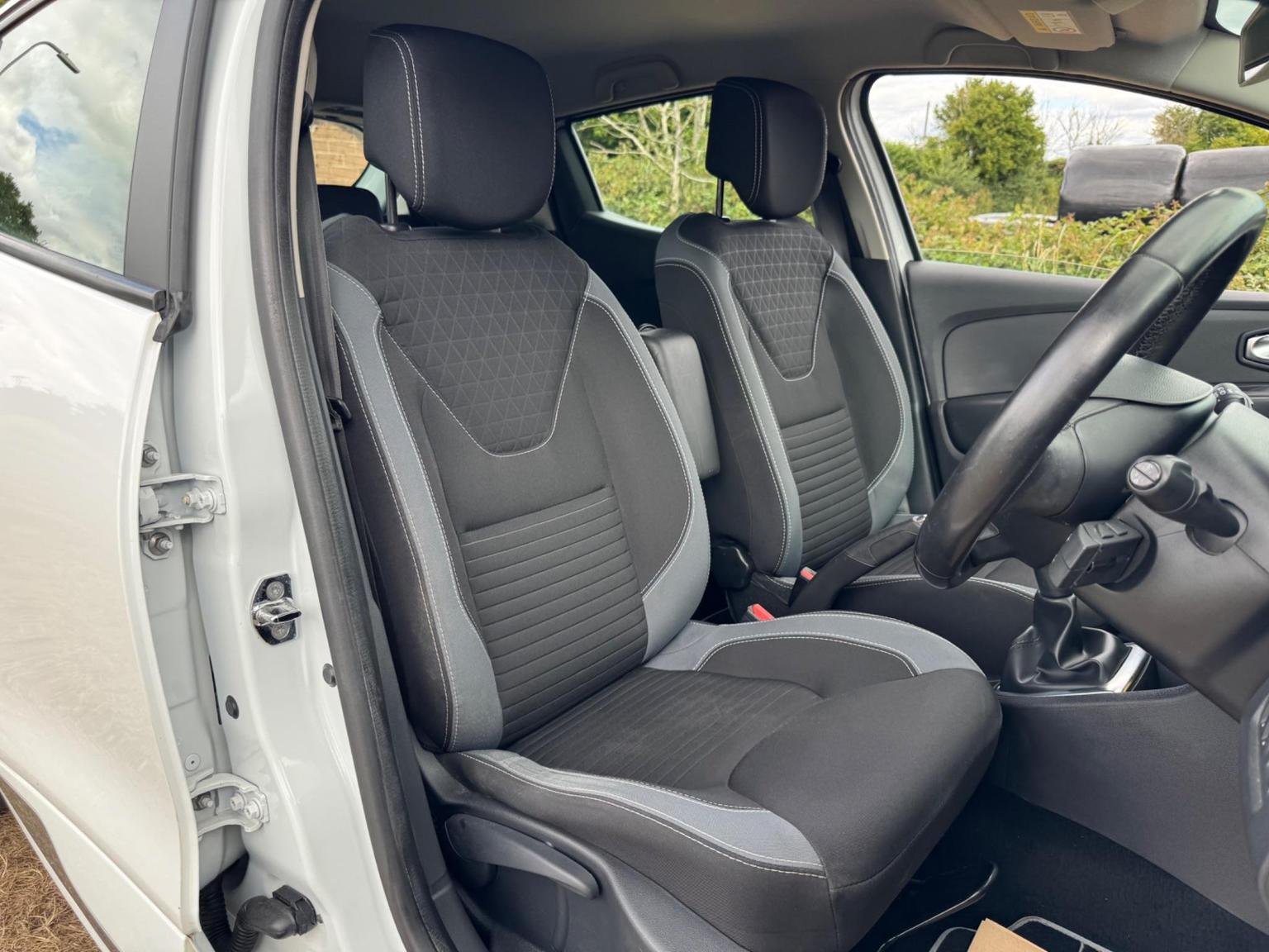 SOLD - Used RENAULT CLIO 2016 White in Bromsgrove, Worcestershire ...